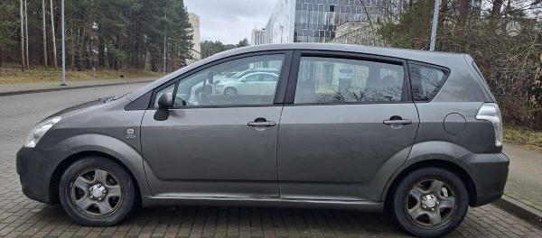 Toyota Corolla Verso 2005 Viļņa, ar dzinēja tilpumu 2.00 L un nobraukumu 330 tūkst. km par 950 €, foto 4 vietnē AUTOMOTO.COM.LV