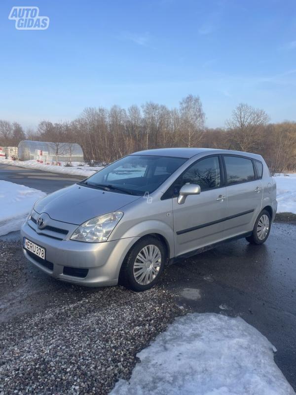 Toyota Corolla Verso 2005 in Silute, with an engine capacity of 2.20 L and mileage of 317 thousand km for 2500 €, photo 1 on AUTOMOTO.COM.LV