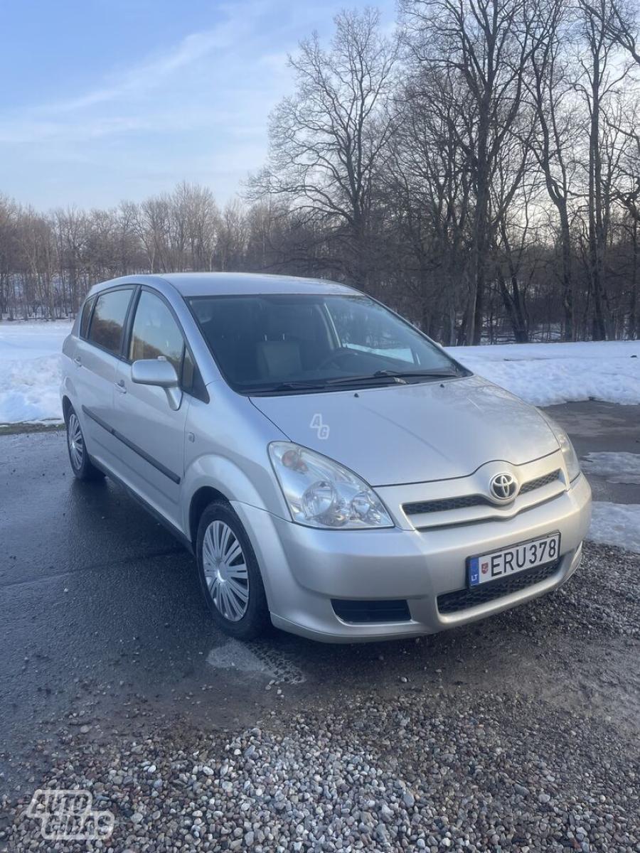 Toyota Corolla Verso 2005 Šilutė, ar dzinēja tilpumu 2.20 L un nobraukumu 317 tūkst. km par 2500 €, foto 4 vietnē AUTOMOTO.COM.LV