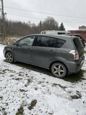 Toyota Corolla Verso 2005 Tallina, ar dzinēja tilpumu 0.00 L un nobraukumu 327 tūkst. km par 555 €, foto  vietnē AUTOMOTO.COM.LV