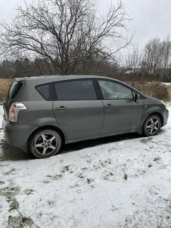 Toyota Corolla Verso 2005 Tallina, ar dzinēja tilpumu 0.00 L un nobraukumu 327 tūkst. km par 555 €, foto 3 vietnē AUTOMOTO.COM.LV