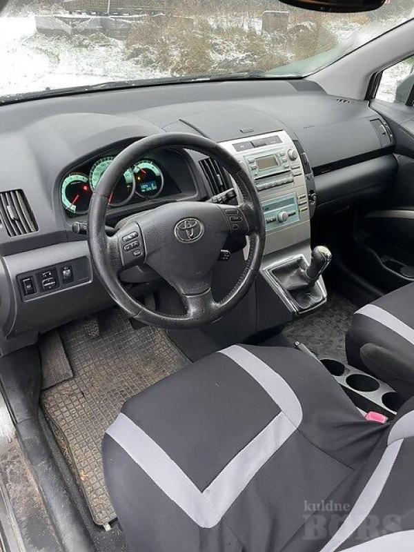 Toyota Corolla Verso 2005 Tallina, ar dzinēja tilpumu 0.00 L un nobraukumu 327 tūkst. km par 555 €, foto 5 vietnē AUTOMOTO.COM.LV