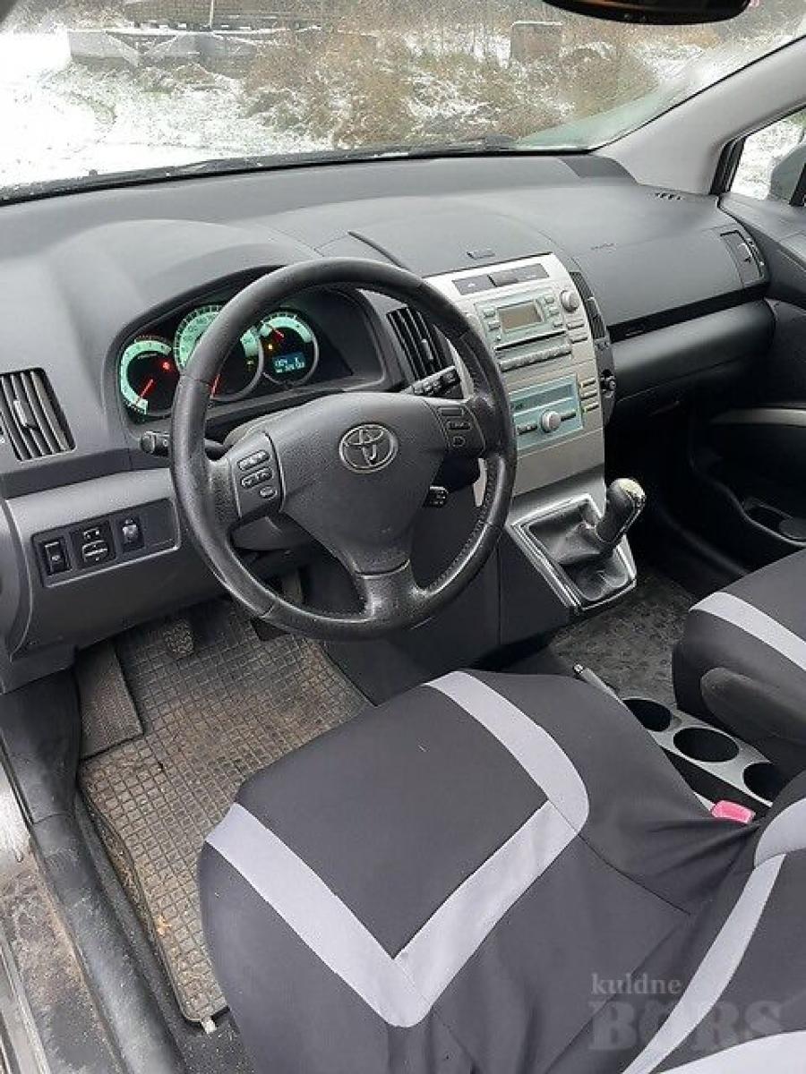 Toyota Corolla Verso 2005 Tallina, ar dzinēja tilpumu 0.00 L un nobraukumu 327 tūkst. km par 555 €, foto 6 vietnē AUTOMOTO.COM.LV