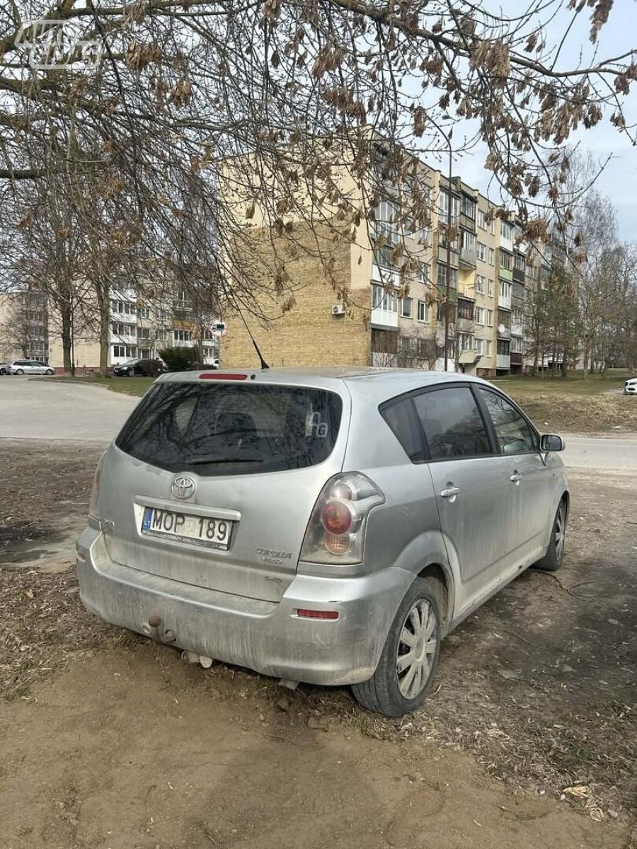 Toyota Corolla Verso 2006 Šauļi, ar dzinēja tilpumu 2.20 L un nobraukumu 300 tūkst. km par 650 €, foto 4 vietnē AUTOMOTO.COM.LV