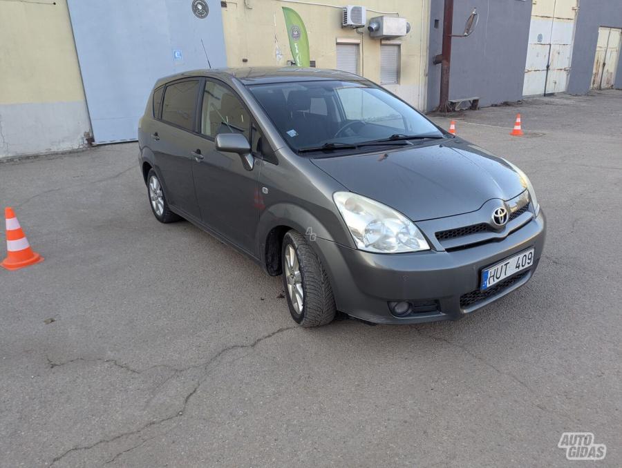 Toyota Corolla Verso 2006 Kauņa, ar dzinēja tilpumu 2.20 L un nobraukumu 400 tūkst. km par 880 €, foto 1 vietnē AUTOMOTO.COM.LV