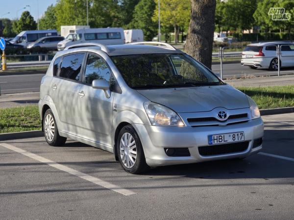 Toyota Corolla Verso 2006 Klaipėda, ar dzinēja tilpumu 2.20 L un nobraukumu 310 tūkst. km par 1500 €, foto 2 vietnē AUTOMOTO.COM.LV