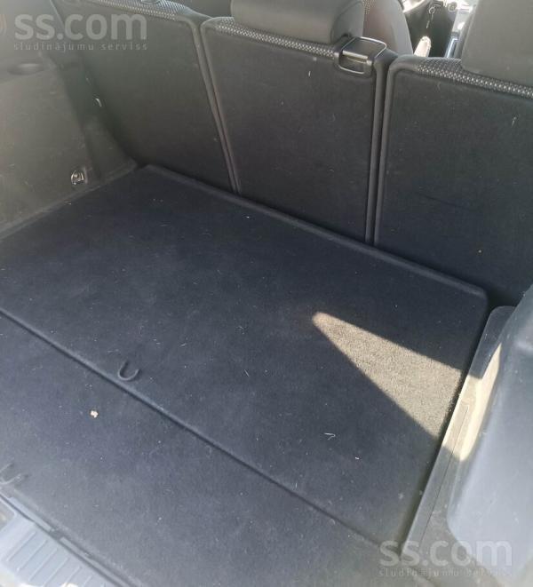 Toyota Corolla Verso 2006 in Liepaja, with an engine capacity of 2.20 L and mileage of 278 thousand km for 1490 €, photo 10 on AUTOMOTO.COM.LV