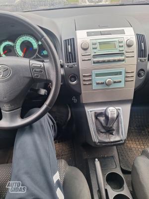 Toyota Corolla Verso 2006 in Kaunas, with an engine capacity of 2.20 L and mileage of 303 thousand km for 1950 €, photo 6 on AUTOMOTO.COM.LV