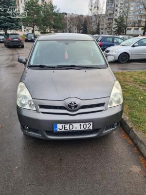 Toyota Corolla Verso 2007 Kauņa, ar dzinēja tilpumu 2.20 L un nobraukumu 353 tūkst. km par 1999 €, foto 4 vietnē AUTOMOTO.COM.LV