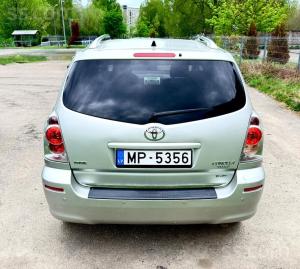 Toyota Corolla Verso 2007 Rīga, ar dzinēja tilpumu 2.20 L un nobraukumu 283 tūkst. km par 2950 €, foto 7 vietnē AUTOMOTO.COM.LV
