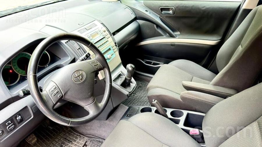 Toyota Corolla Verso 2007 Rīga, ar dzinēja tilpumu 2.20 L un nobraukumu 283 tūkst. km par 2950 €, foto 11 vietnē AUTOMOTO.COM.LV