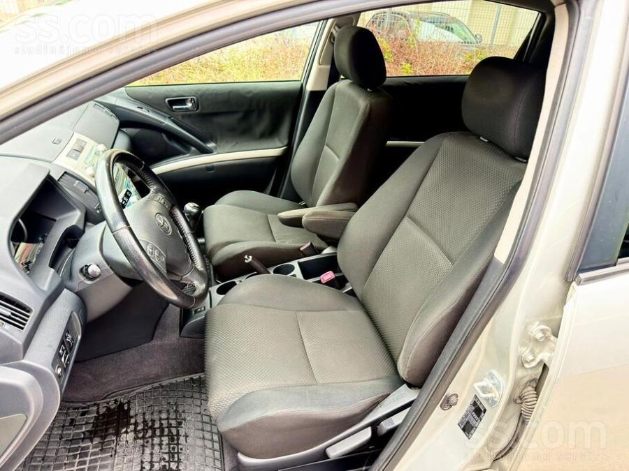 Toyota Corolla Verso 2007 Rīga, ar dzinēja tilpumu 2.20 L un nobraukumu 283 tūkst. km par 2950 €, foto 12 vietnē AUTOMOTO.COM.LV