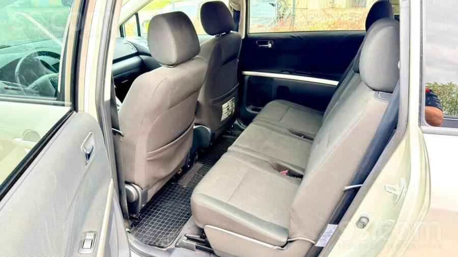 Toyota Corolla Verso 2007 Rīga, ar dzinēja tilpumu 2.20 L un nobraukumu 283 tūkst. km par 2950 €, foto 16 vietnē AUTOMOTO.COM.LV