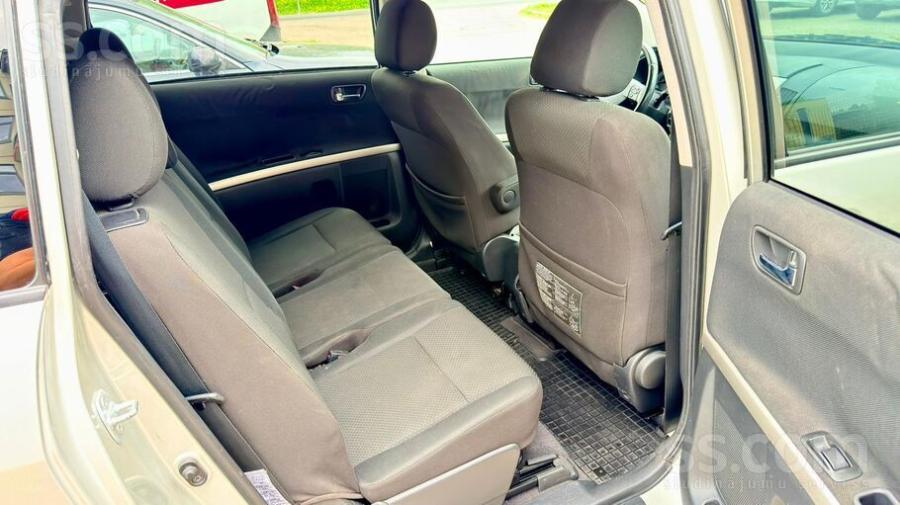 Toyota Corolla Verso 2007 Rīga, ar dzinēja tilpumu 2.20 L un nobraukumu 283 tūkst. km par 2950 €, foto 18 vietnē AUTOMOTO.COM.LV