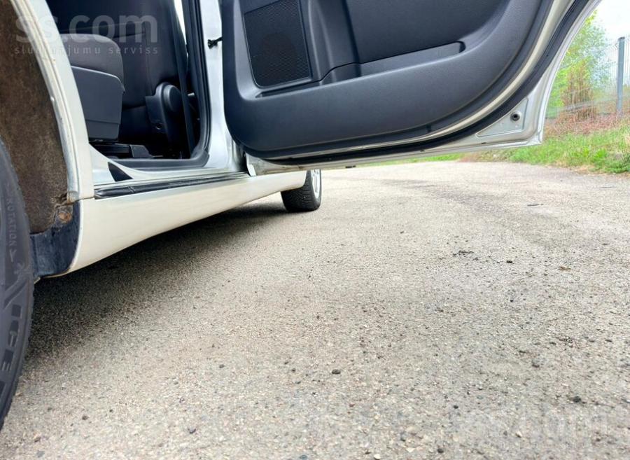Toyota Corolla Verso 2007 Rīga, ar dzinēja tilpumu 2.20 L un nobraukumu 283 tūkst. km par 2950 €, foto 19 vietnē AUTOMOTO.COM.LV