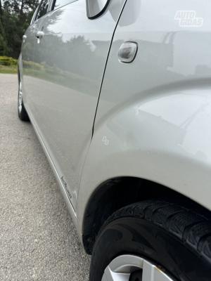 Toyota Corolla Verso 2007 Viļņa, ar dzinēja tilpumu 2.20 L un nobraukumu 236 tūkst. km par 1999 €, foto 9 vietnē AUTOMOTO.COM.LV
