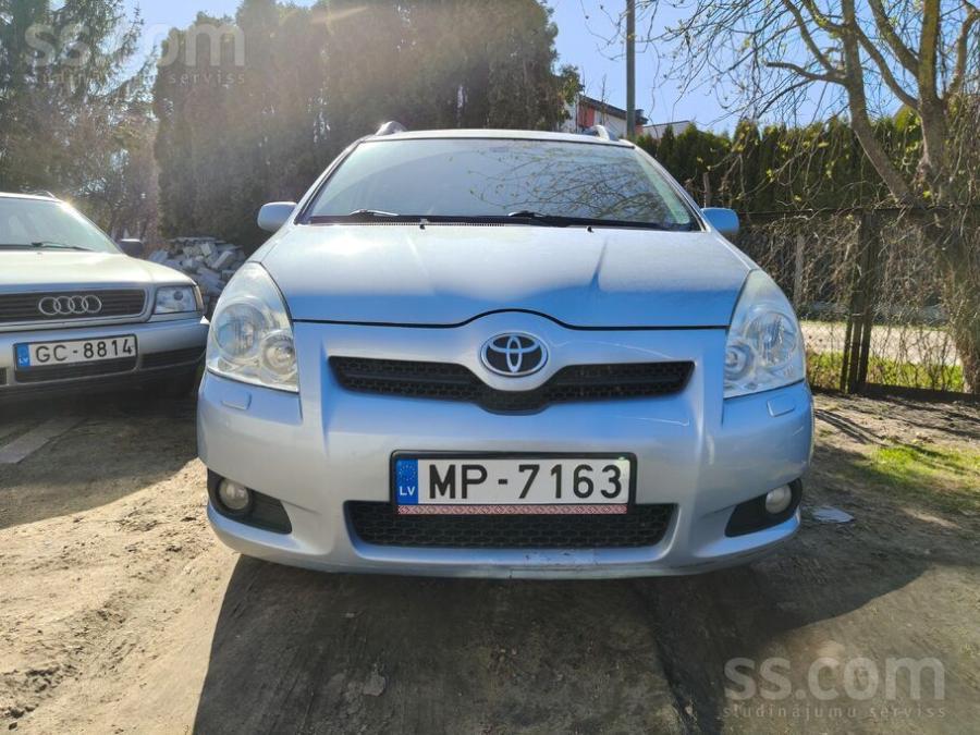 Toyota Corolla Verso 2008 Rīga, ar dzinēja tilpumu 2.20 L un nobraukumu 307 tūkst. km par 1800 €, foto 3 vietnē AUTOMOTO.COM.LV