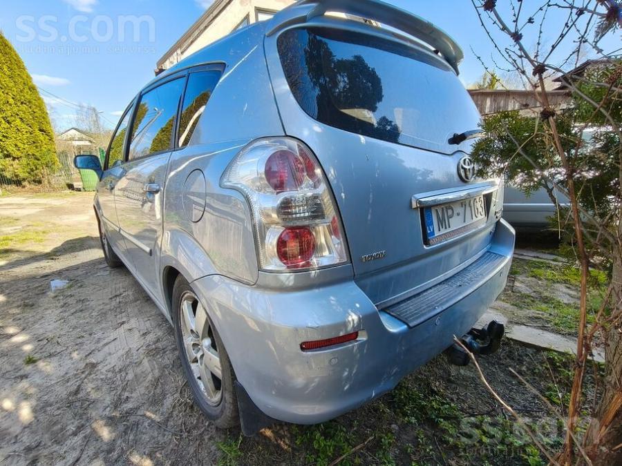 Toyota Corolla Verso 2008 Rīga, ar dzinēja tilpumu 2.20 L un nobraukumu 307 tūkst. km par 1800 €, foto 4 vietnē AUTOMOTO.COM.LV