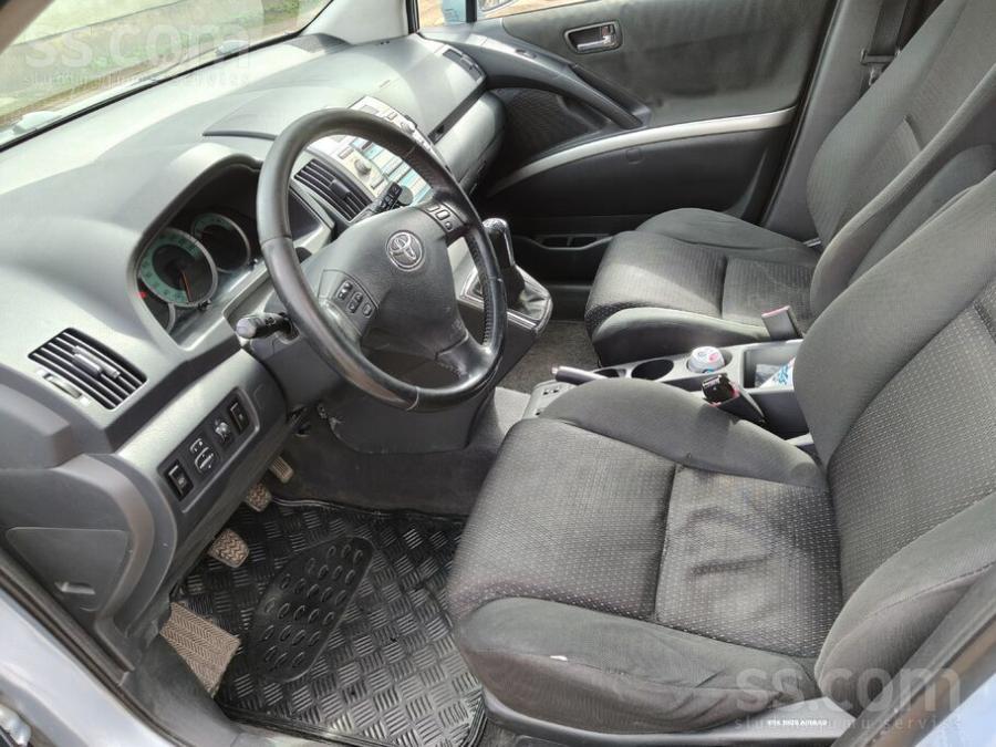 Toyota Corolla Verso 2008 Rīga, ar dzinēja tilpumu 2.20 L un nobraukumu 307 tūkst. km par 1800 €, foto 6 vietnē AUTOMOTO.COM.LV
