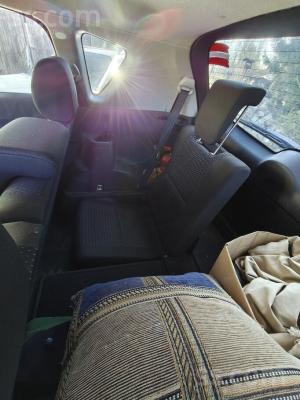 Toyota Corolla Verso 2008 Rīga, ar dzinēja tilpumu 2.20 L un nobraukumu 307 tūkst. km par 1800 €, foto 9 vietnē AUTOMOTO.COM.LV