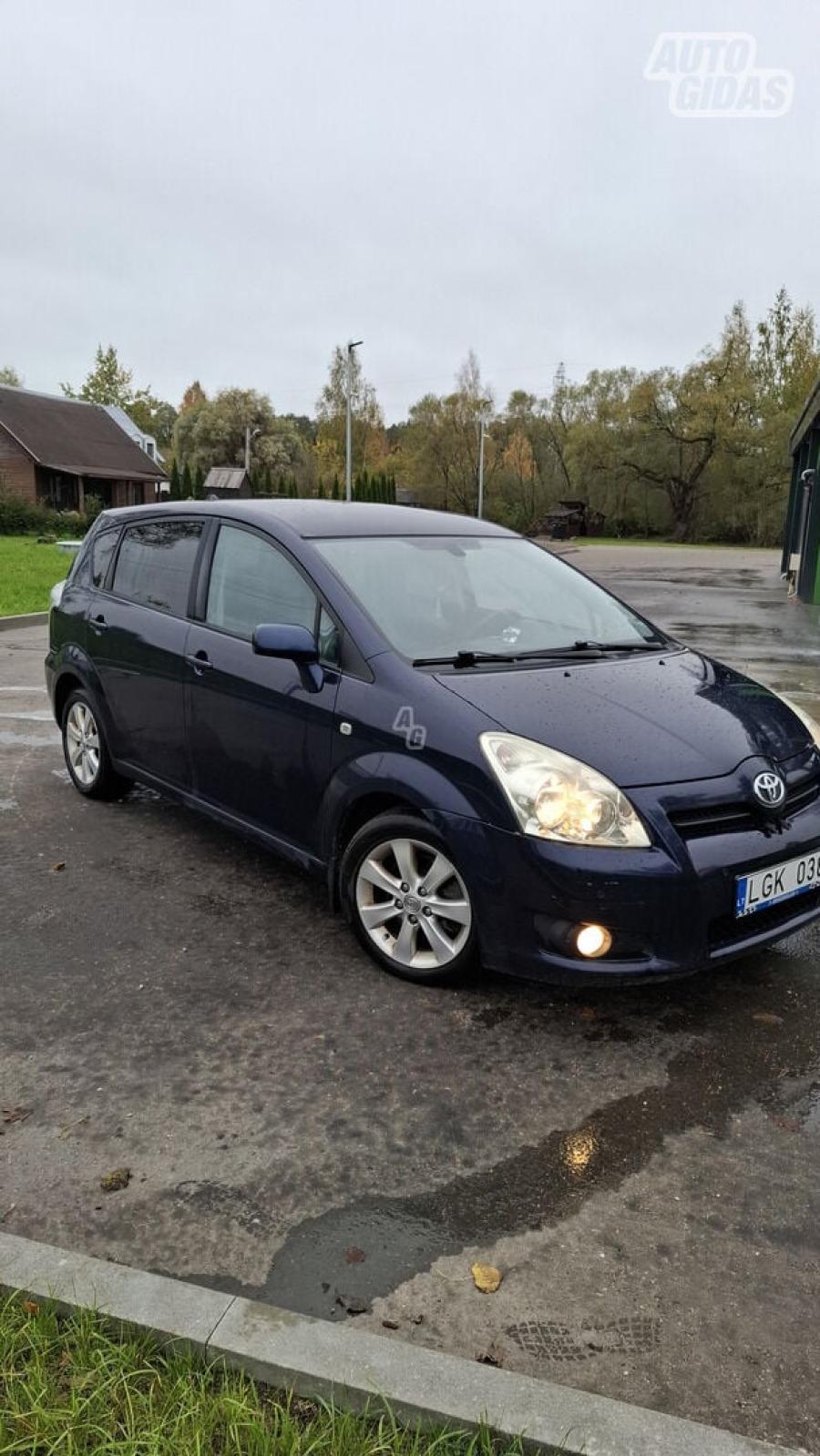 Toyota Corolla Verso 2008 in Jonava, with an engine capacity of 2.20 L and mileage of 389 thousand km for 2000 €, photo 1 on AUTOMOTO.COM.LV