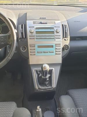 Toyota Corolla Verso 2009 in Riga, with an engine capacity of 1.80 L and mileage of 285 thousand km for 1800 €, photo 4 on AUTOMOTO.COM.LV