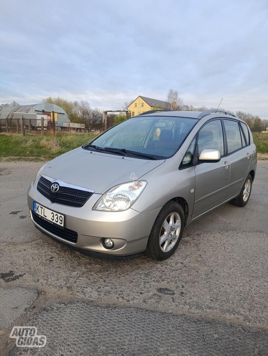 Toyota Corolla Verso 2002 in Klaipeda, with an engine capacity of 2.00 L and mileage of 291 thousand km for 650 €, photo 3 on AUTOMOTO.COM.LV