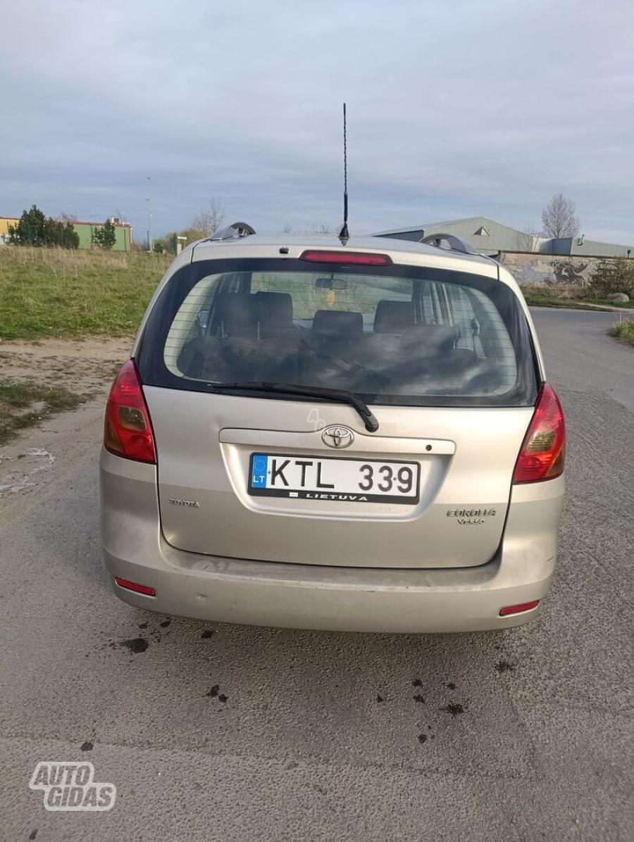 Toyota Corolla Verso 2002 in Klaipeda, with an engine capacity of 2.00 L and mileage of 291 thousand km for 650 €, photo 8 on AUTOMOTO.COM.LV