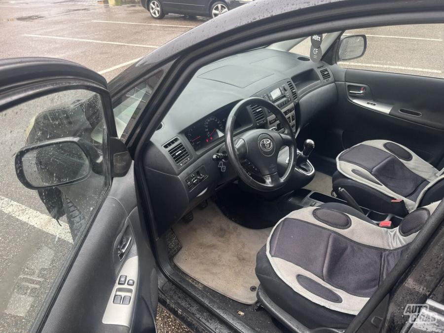 Toyota Corolla Verso 2002 Ignalina, ar dzinēja tilpumu 2.00 L un nobraukumu 331 tūkst. km par 850 €, foto 7 vietnē AUTOMOTO.COM.LV