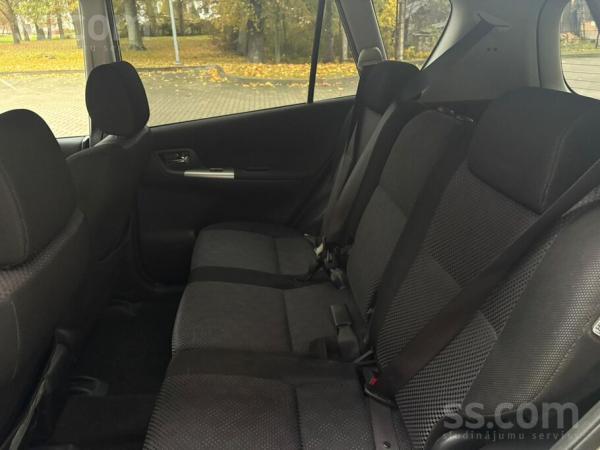 Toyota Corolla Verso 2003 Jelgava, ar dzinēja tilpumu 2.00 L un nobraukumu 372 tūkst. km par 1600 €, foto 11 vietnē AUTOMOTO.COM.LV