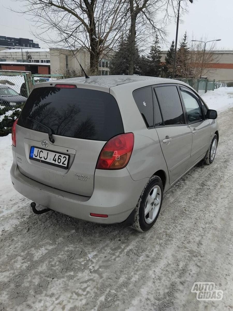 Toyota Corolla Verso 2003 in Kaunas, with an engine capacity of 2.00 L and mileage of 362 thousand km for 1000 €, photo 1 on AUTOMOTO.COM.LV