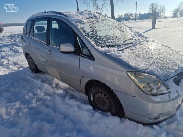 Toyota Corolla Verso 2003 Viļņa, ar dzinēja tilpumu 2.00 L un nobraukumu 336 tūkst. km par 500 €, foto 2 vietnē AUTOMOTO.COM.LV