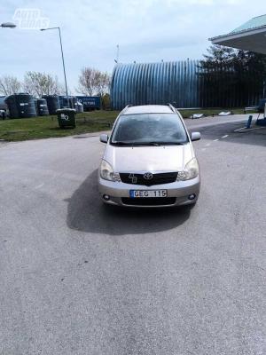 Toyota Corolla Verso 2003 in Kaunas, with an engine capacity of 2.00 L and mileage of 400 thousand km for 490 €, photo  on AUTOMOTO.COM.LV