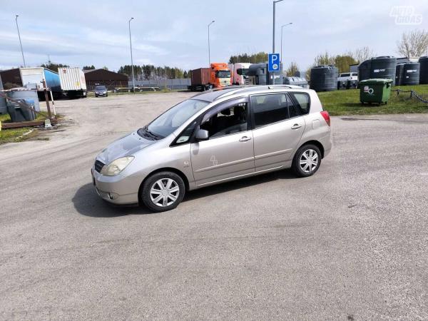 Toyota Corolla Verso 2003 in Kaunas, with an engine capacity of 2.00 L and mileage of 400 thousand km for 490 €, photo 2 on AUTOMOTO.COM.LV