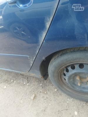 Toyota Corolla Verso 2003 Viļņa, ar dzinēja tilpumu 2.00 L un nobraukumu 340 tūkst. km par 500 €, foto 5 vietnē AUTOMOTO.COM.LV