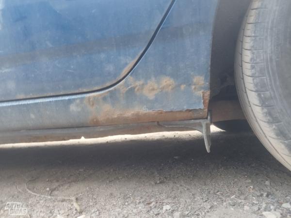 Toyota Corolla Verso 2003 Viļņa, ar dzinēja tilpumu 2.00 L un nobraukumu 340 tūkst. km par 500 €, foto 5 vietnē AUTOMOTO.COM.LV
