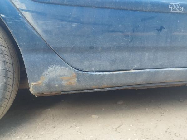 Toyota Corolla Verso 2003 Viļņa, ar dzinēja tilpumu 2.00 L un nobraukumu 340 tūkst. km par 500 €, foto 6 vietnē AUTOMOTO.COM.LV