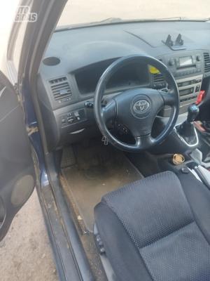 Toyota Corolla Verso 2003 Viļņa, ar dzinēja tilpumu 2.00 L un nobraukumu 340 tūkst. km par 500 €, foto 8 vietnē AUTOMOTO.COM.LV