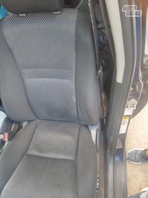 Toyota Corolla Verso 2003 Viļņa, ar dzinēja tilpumu 2.00 L un nobraukumu 340 tūkst. km par 500 €, foto 9 vietnē AUTOMOTO.COM.LV