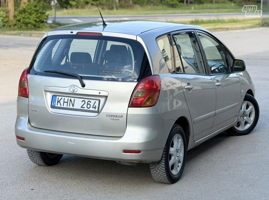 Toyota Corolla Verso 2003 in Radviliskis, with an engine capacity of 2.00 L and mileage of 332 thousand km for 1450 €, photo 9 on AUTOMOTO.COM.LV