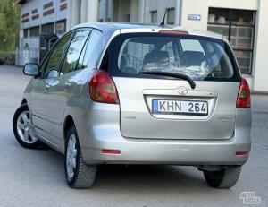Toyota Corolla Verso 2003 in Radviliskis, with an engine capacity of 2.00 L and mileage of 332 thousand km for 1450 €, photo 10 on AUTOMOTO.COM.LV