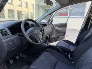 Toyota Corolla Verso 2003 in Radviliskis, with an engine capacity of 2.00 L and mileage of 332 thousand km for 1450 €, photo 15 on AUTOMOTO.COM.LV