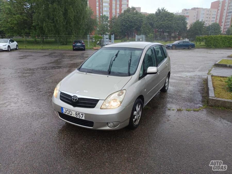 Toyota Corolla Verso 2003 in Klaipeda, with an engine capacity of 2.00 L and mileage of 245 thousand km for 599 €, photo 1 on AUTOMOTO.COM.LV