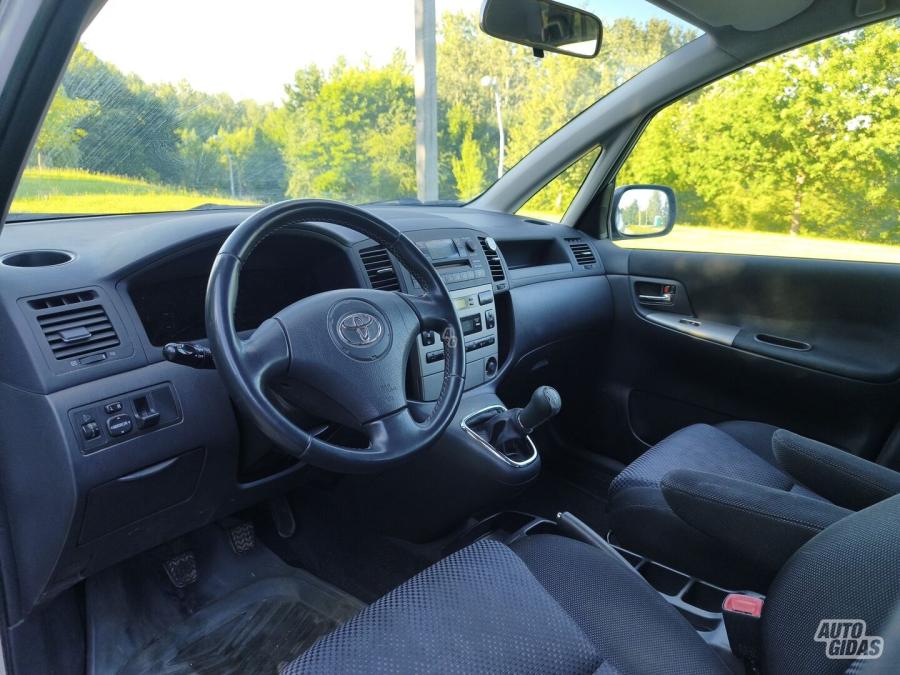Toyota Corolla Verso 2003 Jonava, ar dzinēja tilpumu 1.60 L un nobraukumu 228 tūkst. km par 1190 €, foto 18 vietnē AUTOMOTO.COM.LV