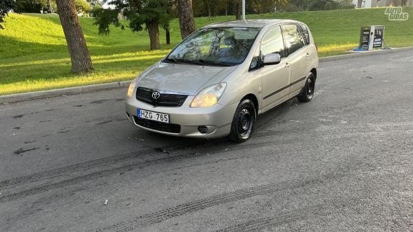 Toyota Corolla Verso 2003 in Vilnius, with an engine capacity of 2.00 L and mileage of 320 thousand km for 870 €, photo 2 on AUTOMOTO.COM.LV