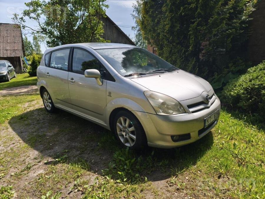 Toyota Corolla Verso 2004 Jelgava, ar dzinēja tilpumu 2.00 L un nobraukumu 390 tūkst. km par 1100 €, foto 2 vietnē AUTOMOTO.COM.LV