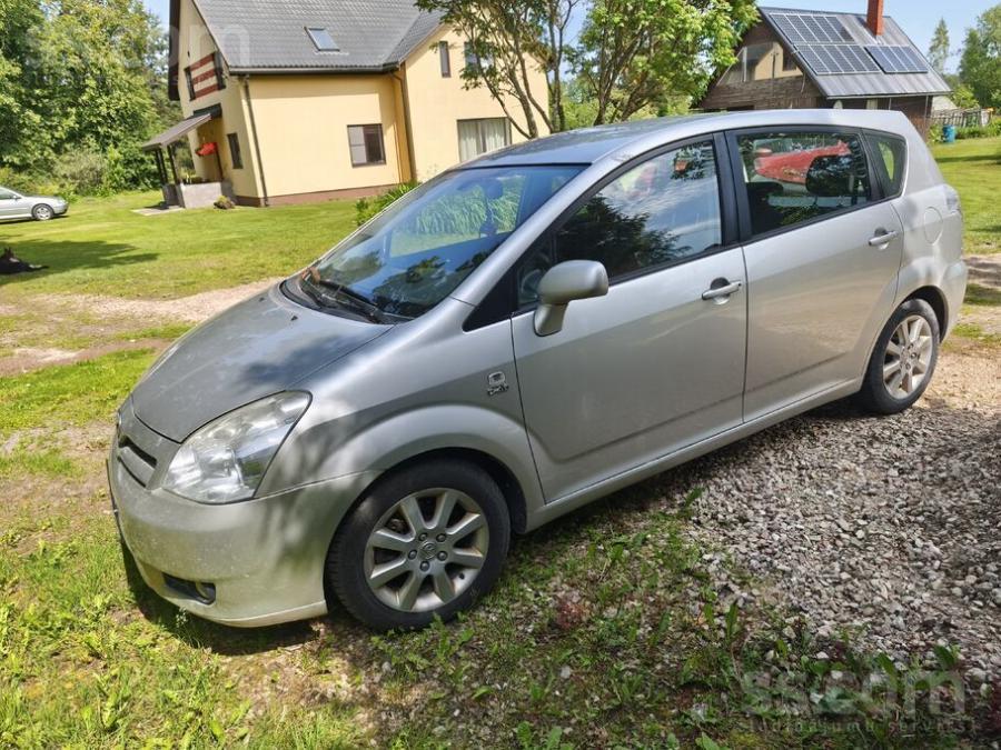 Toyota Corolla Verso 2004 Jelgava, ar dzinēja tilpumu 2.00 L un nobraukumu 390 tūkst. km par 1100 €, foto 4 vietnē AUTOMOTO.COM.LV