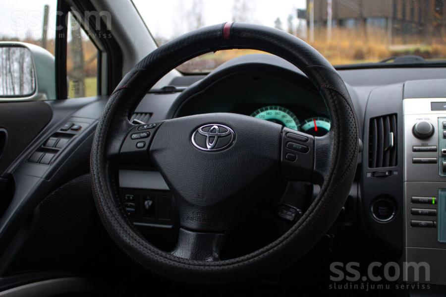 Toyota Corolla Verso 2004 Jelgava, ar dzinēja tilpumu 2.00 L un nobraukumu 297 tūkst. km par 2350 €, foto 13 vietnē AUTOMOTO.COM.LV