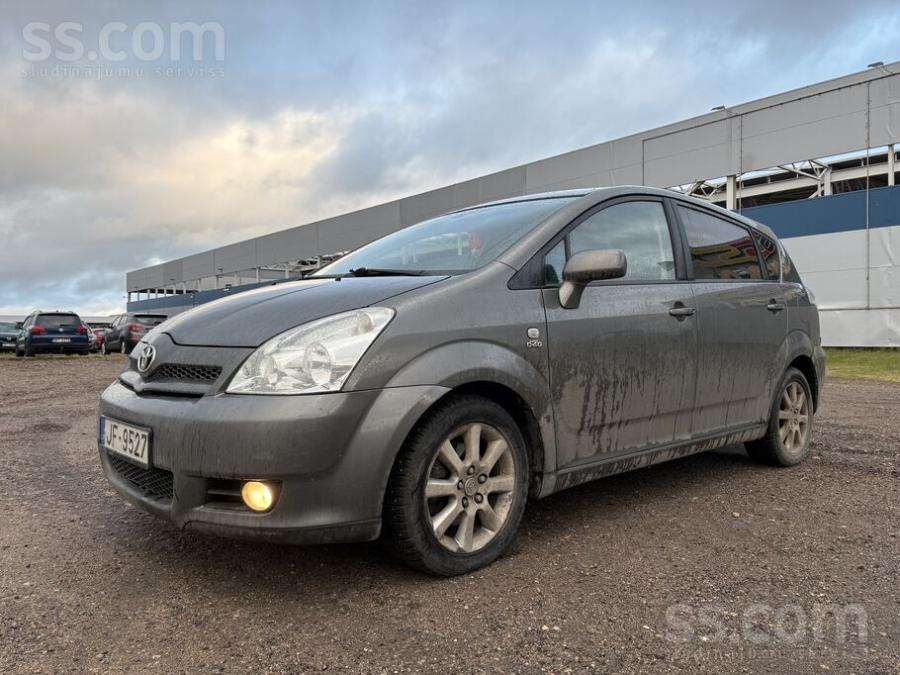 Toyota Corolla Verso 2004 Daugavpils, ar dzinēja tilpumu 2.00 L un nobraukumu 385 tūkst. km par 950 €, foto 1 vietnē AUTOMOTO.COM.LV