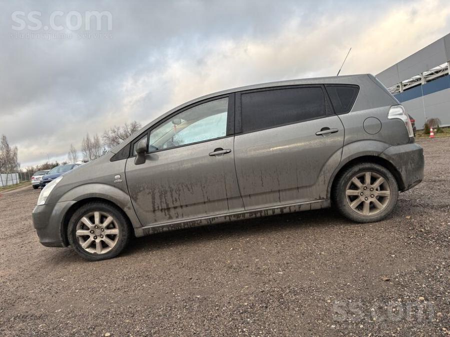 Toyota Corolla Verso 2004 Daugavpils, ar dzinēja tilpumu 2.00 L un nobraukumu 385 tūkst. km par 950 €, foto 2 vietnē AUTOMOTO.COM.LV